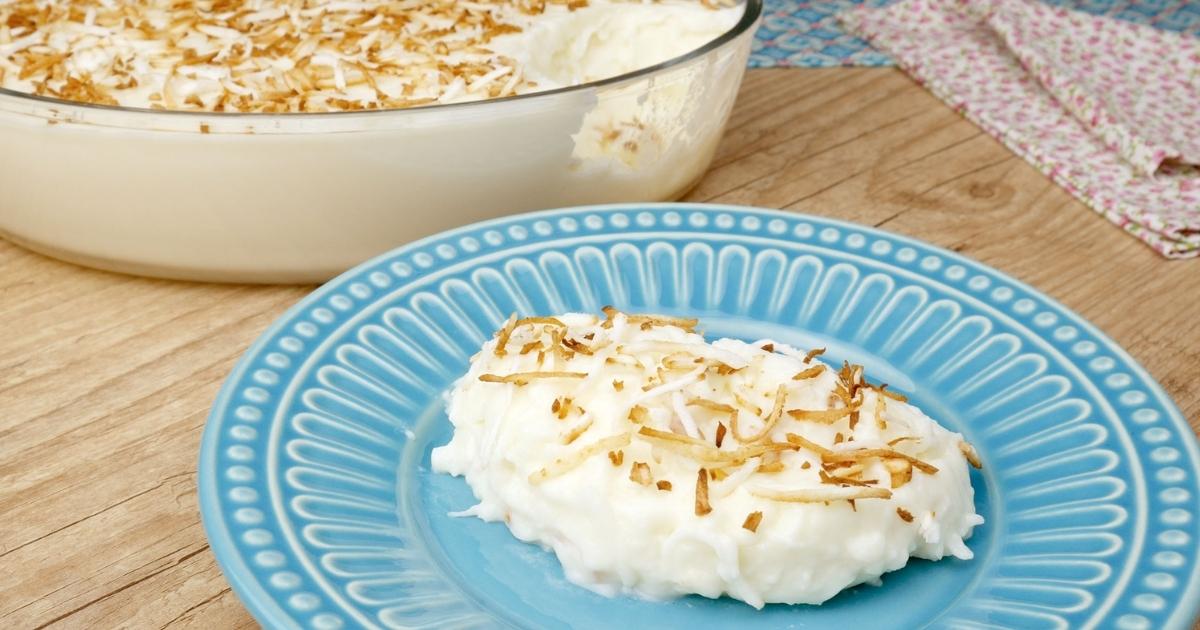 Creme de coco muito fácil, serve para usar como recheio ou simplesmente ...